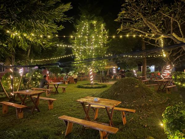 Hotel Tharu Garden And Beer Bar - Nepal