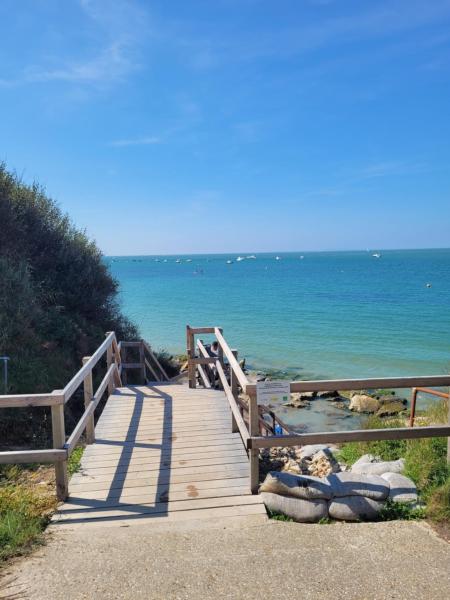 116 Brambles Chine - Milford on Sea