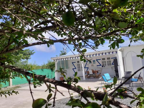 Agréable Maison 3 Pièces Tout Confort Pour 4 Personnes - Vue Sur Jardin - Anse des Rochers