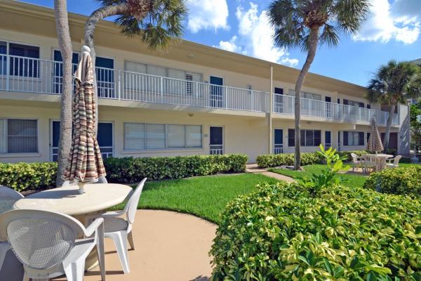 Beachside Vacation Rental Condo On Siesta Key With Pool Access - Siesta Beach, Sarasota
