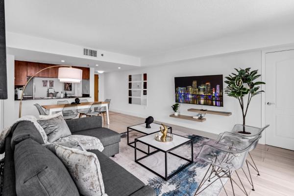 Lux 2b/2b Brickell - Free Parking - Miami, FL