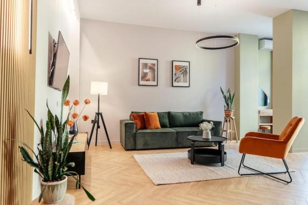 The Middle House - Satu Mare