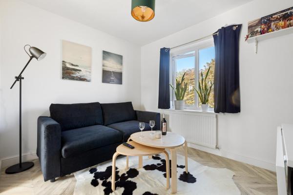 Tranquil 1 Bed Flat In East London - Bromley