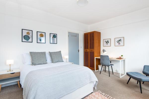 King Room With A Shared Kitchen And Bathroom In A 5-bedroom House At Hanwell - Uxbridge, UK
