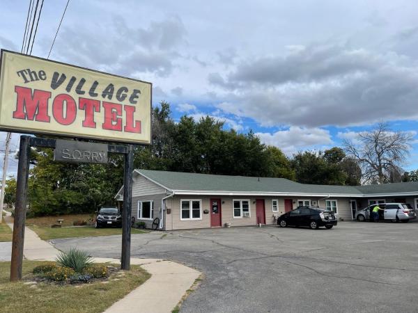 The Village Motel - Iowa