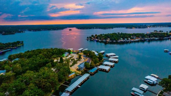 Alhonna Resort - Sunrise Beach, MO