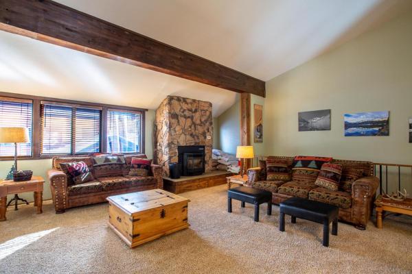 260 - Gondola View Condo Walk To Village Shops - Mammoth Mountain, CA