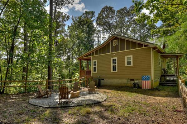 Mountain Livin' - Chatsworth, GA