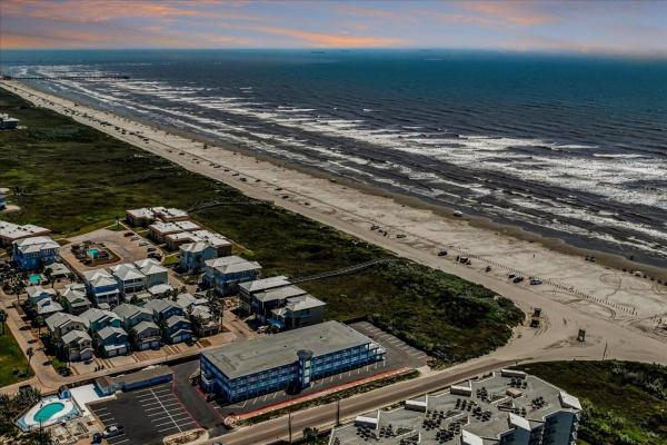 Seaside Boutique Hotel, Waves At Your Doorstep - Port Aransas, TX