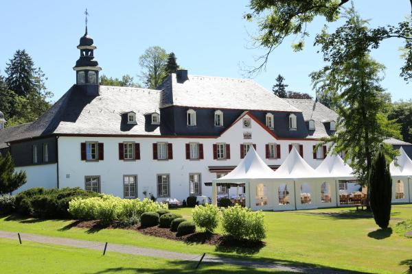 Schloss Auel Boutique Hotel & Design Golf Lodge - Much