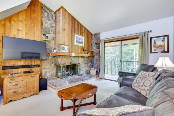 Walk To Shops & Dining! Winter Park Condo W/ Pool - Winter Park, CO