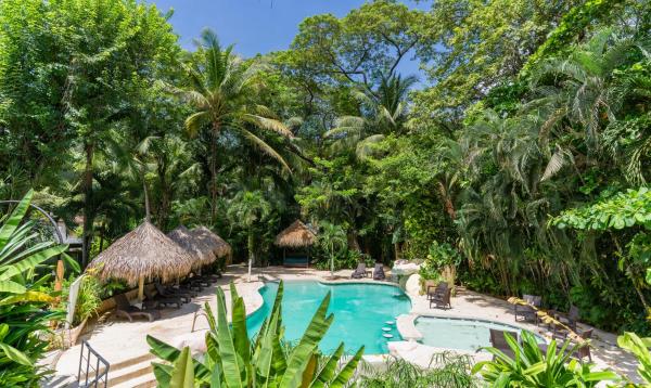 Banana Beach Bungalows - Guanacaste Province