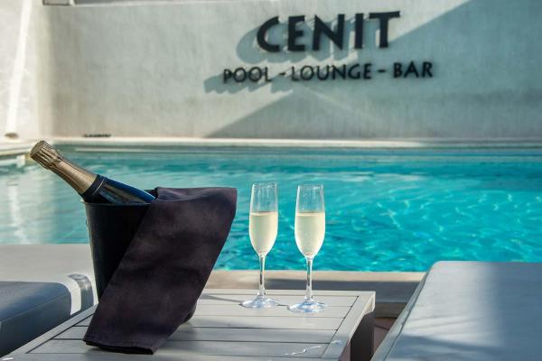 Hotel Cenit & Apts Sol Y Viento - Ibiza