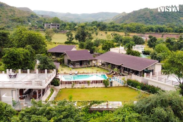 Stayvista At The Earthen Boutique With Spacious Pool, Terrace, Lawn & Games - Udaipur