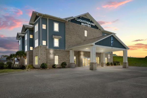 Lighthouse Suites - Best Western Signature Collection - Cedar Point, NC