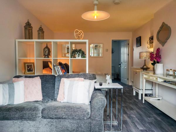 Portway Nook - 1 Bedroom Studio - Bishopston - Llanelli