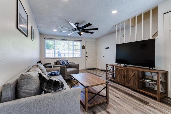Getaway Near Uo, Autzen Stadium, Amazon Park # 3 - Springfield, OR