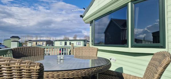 Herons Mead Touring Park And Fishing Lakes - Plot 18 - Lincolnshire