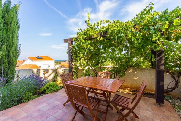 Appartement Mit Meerblick, Terrasse, Klima, Wlan, Parkplatz Und Nur Knapp 900 Meter Vom Kristallklaren Meer Entfernt - Ližnjan