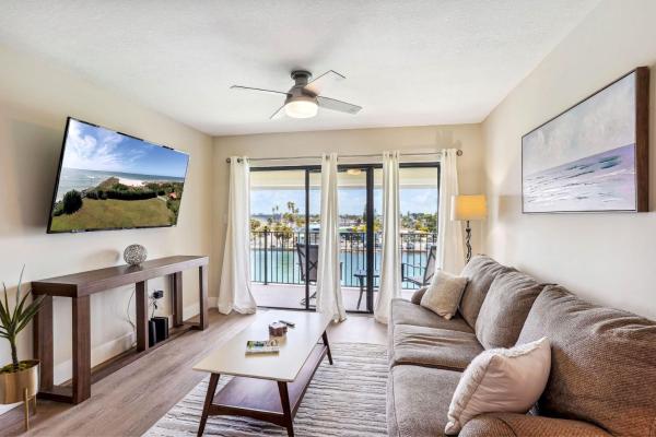 Land's End 4-404 Bay Front - Premier - Treasure Island, FL