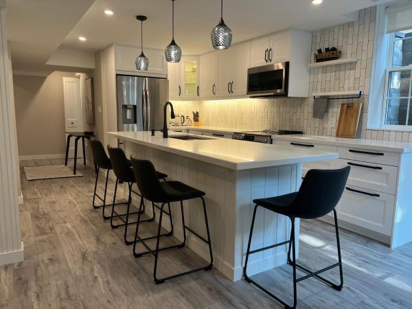 The Croft House - 2 Bedroom 1 Bathroom Suite - Burlington
