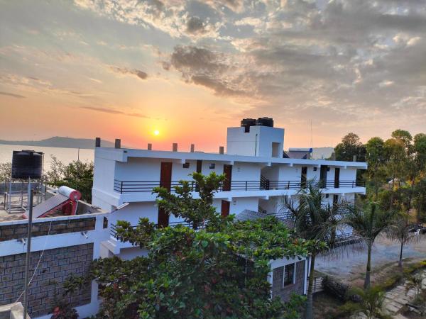 White Stone Beach Resort - Kenya