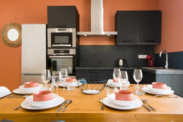 Magnifique T3 Totalement Rénové, Hypercentre Rochefort, Arrivée Autonome ! - Rochefort, France