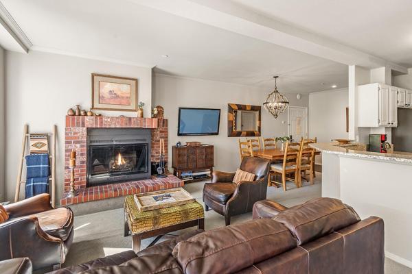 Chamonix 31, Snowmass Ski-in/ski-out Condo W/shared Hot Tub/pool/private Washer/dryer/wifi - Snowmass Village, CO