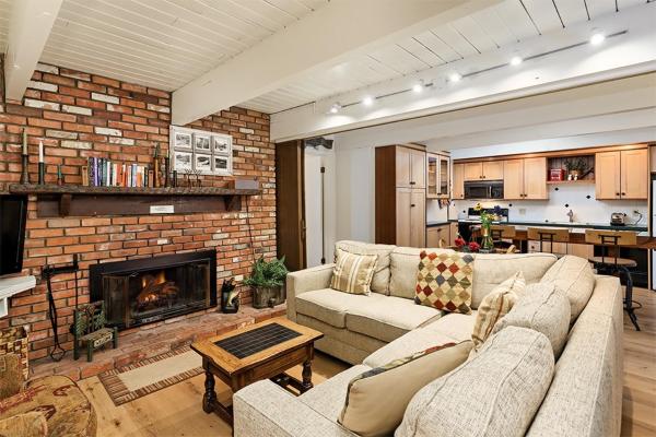 Chateau Dumont Unit 2, Condo With Central, Downtown Location - Aspen