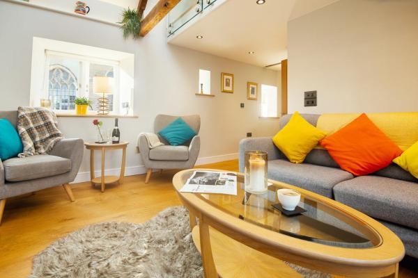 1 Castle Mews - Brixham