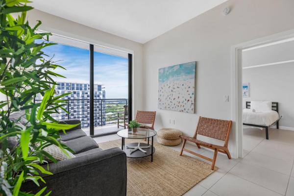 Modern Downtown Doral One-bedroom Apt With Golf Course Views - South Miami, FL