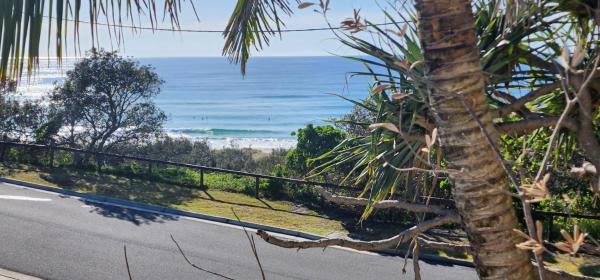 Sun, Sand, And Surf, Sunrise Beach - Tewantin