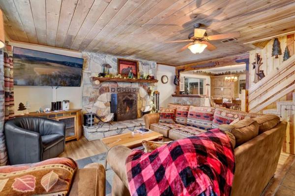 Knotty Bear- Hot Tub- Foosball- Central Moonridge - Big Bear Lake