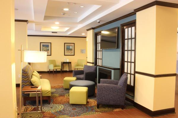 Holiday Inn Express & Suites Lebanon By Ihg - Cordillera Azul