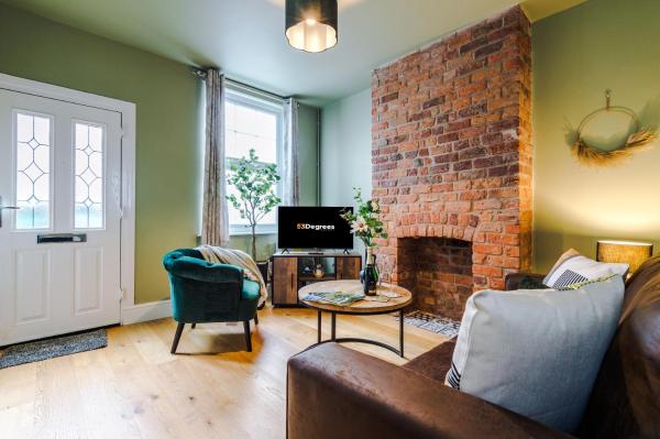 New! Gorgeous 2-bed Home In Chester City Centre By 53 Degrees Property - Incredible Location, Ideal For Small Groups - Sleeps 6! - Chester