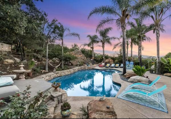 The Malibu Retreat Guest House - Salt Water Pool & Jacuzzi, Nature Oasis - Ventura County, CA