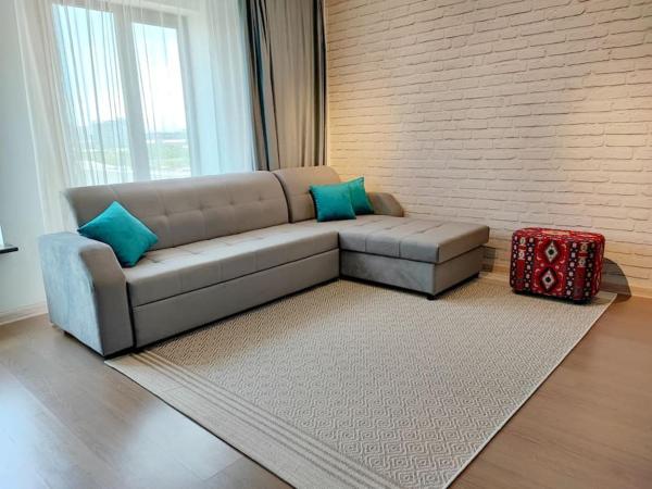 Stylish 2-room Apartment In Bishkek City Center - Bishkek