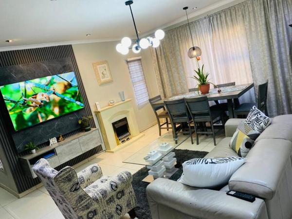 Central Gabs Oasis: 2br-retreat - Gaborone