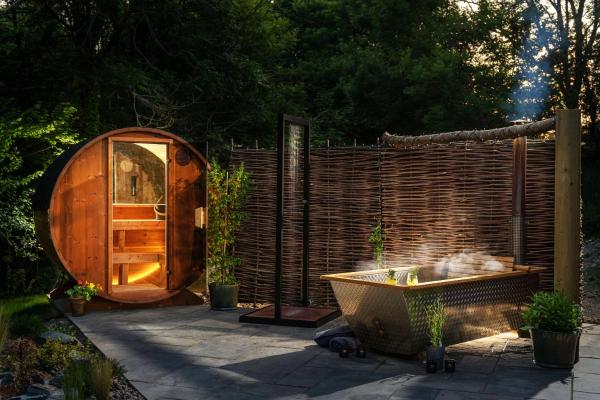 The Pigsty & Spa Garden At Tregoose Old Mill - Mawgan Porth