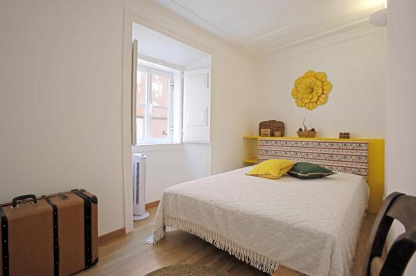 Stay Local! Maria Typical Home, Near Flea Market - Lisbon