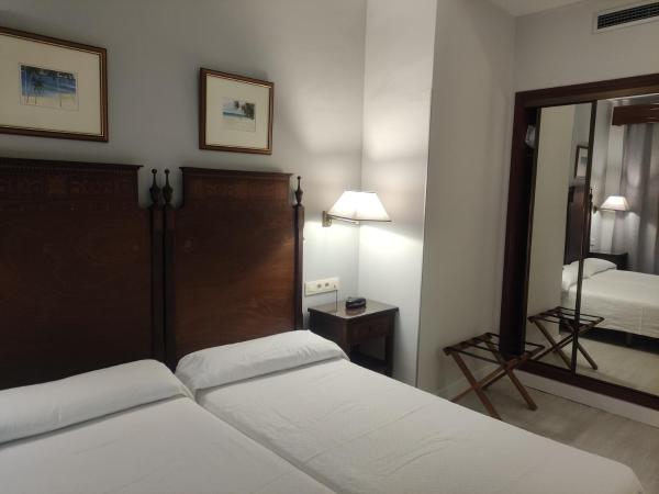 Hotel Iberia Plaza América - Cáceres