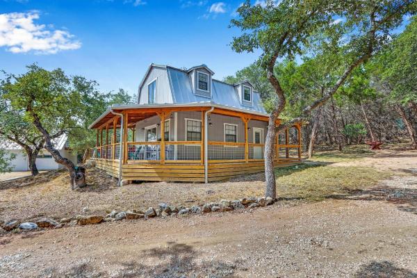 Rustic Star Farmhouse At Moonlight Getaway - Timberwood Park - San Antonio