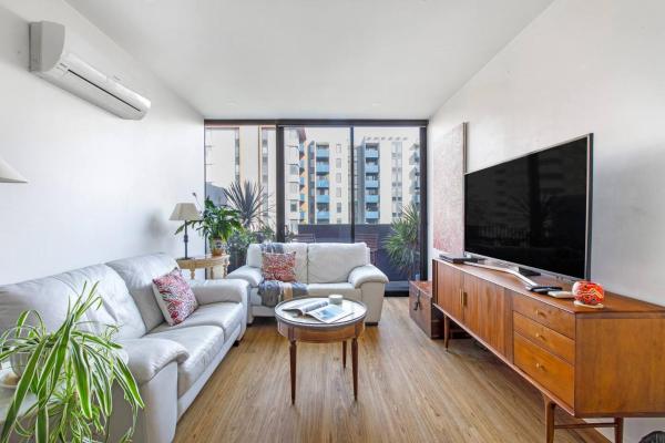 Contemporary Comfort Between Fitzroy And Carlton - Ivanhoe