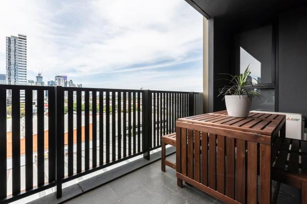 Southside Contemporary - Balcony Stay With City Views - St Kilda