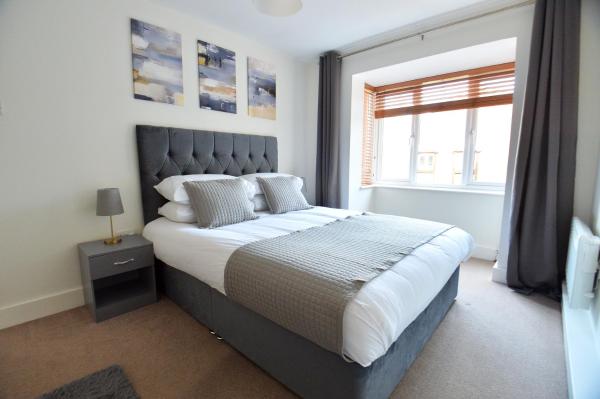 Stylish 2br Flat - 2 Free Parking Spaces - Near Lgw Airport - Crawley