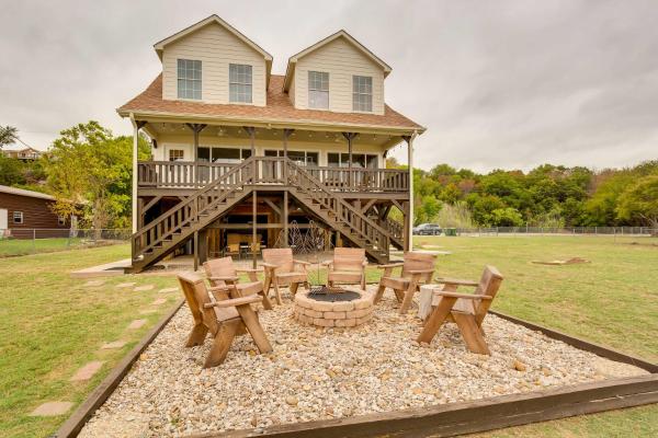 Lake Granbury Fishing Escape With Dock And Kayaks! - Texas