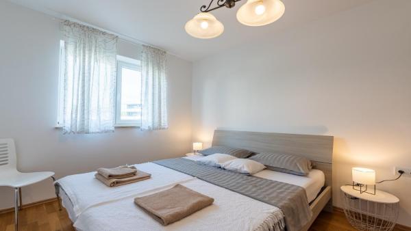 Apartment Giulia With Sea View In Novigrad - Novigrad