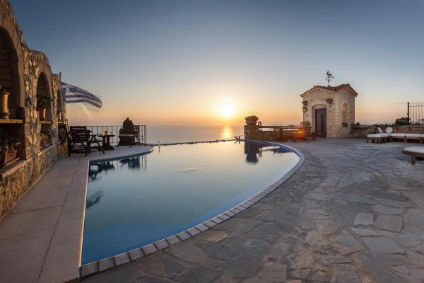 Four Seasons Stonework Castle - Cyclades