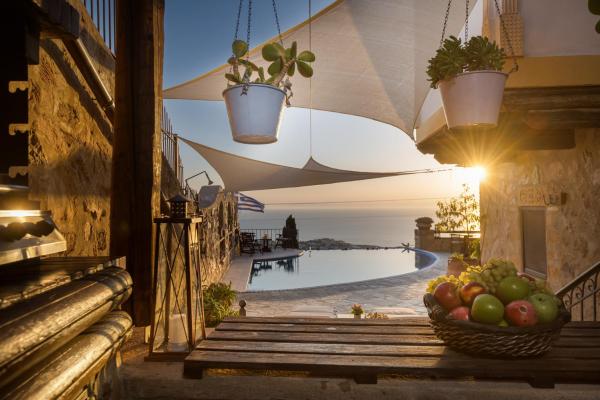 Four Seasons Stonework Castle - Cyclades