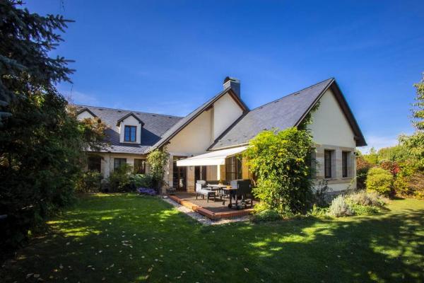 7 Bedroom Secluded Villa Close To Prague - 